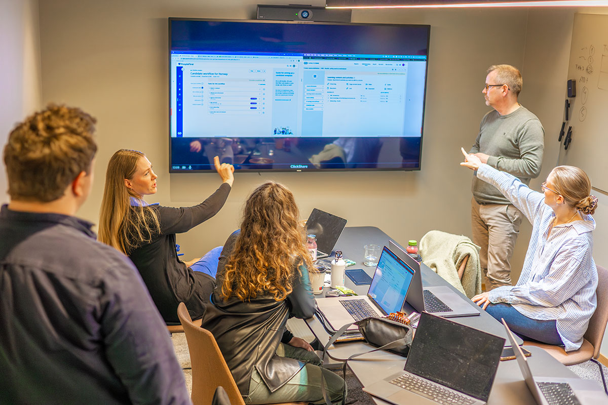 How does one design a HR system?